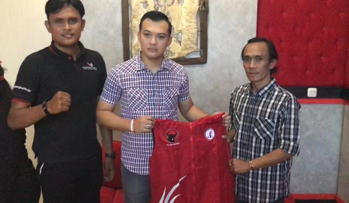 Ratusan Kader dan Simpatisan PDIP di Majalengka Mundur, Ikuti Langkah ... Ratusan Kader dan Simpatisan PDIP di Majalengka Mundur, Ikuti Langkah ...