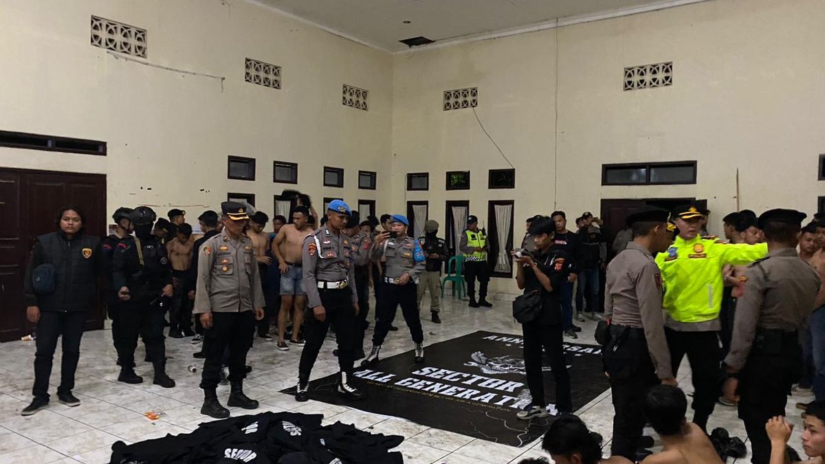 Puluhan Pelajar yang Terlibat Pesta Minuman Keras di Garut Dikembalikan ... Puluhan Pelajar yang Terlibat Pesta Minuman Keras di Garut Dikembalikan ...