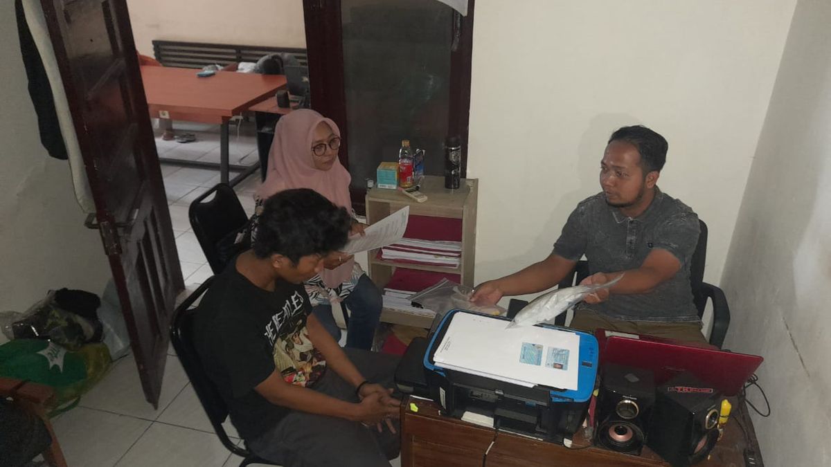 Jual Obat Keras Ilegal Pemuda Di Wangon Ditangkap Polisi Lensa Banyumas