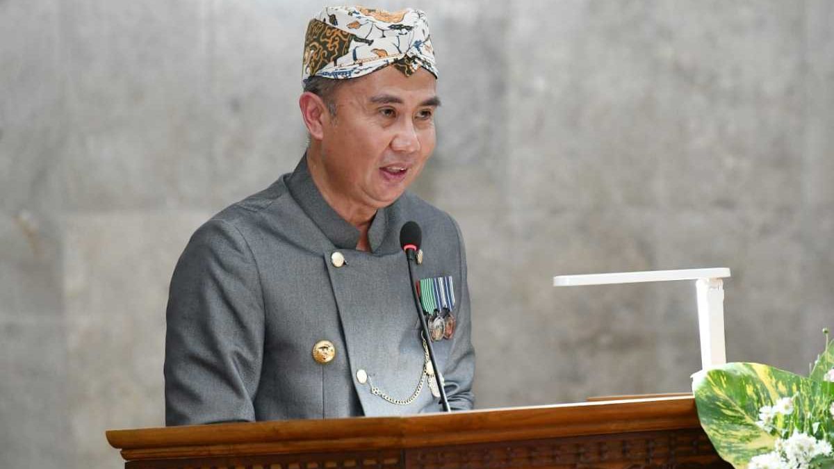 Bey: Pungli di Masjid Al-Jabbar Jadi Momentum 'Beberes' Layanan Publik ... Bey: Pungli di Masjid Al-Jabbar Jadi Momentum 'Beberes' Layanan Publik ...