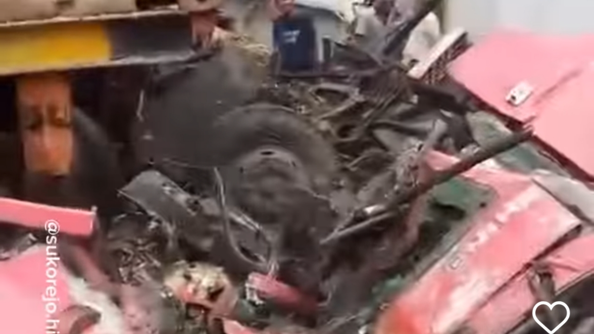 Video Viral Kecelakaan Truk Tronton Di Purwodadi Pasuruan Kendaraan Ringsek Dan Lalu Lintas