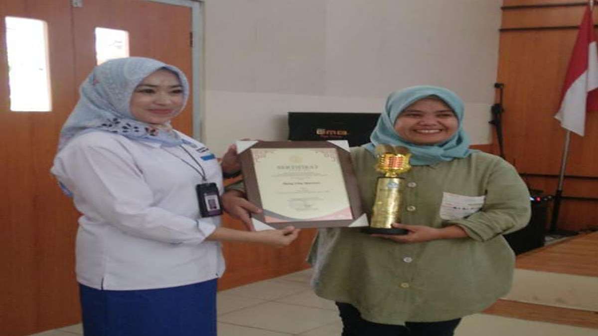 Neng Lilis Nuraeni, Juara Pertama Sayembara Penulisan Cerita Rakyat ... Neng Lilis Nuraeni, Juara Pertama Sayembara Penulisan Cerita Rakyat ...