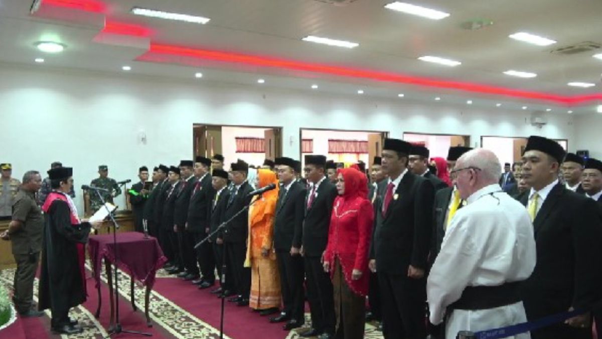 Pelantikan Anggota DPRD Cilacap Masa Bhakti 2024-2029, Taufik ... Pelantikan Anggota DPRD Cilacap Masa Bhakti 2024-2029, Taufik ...
