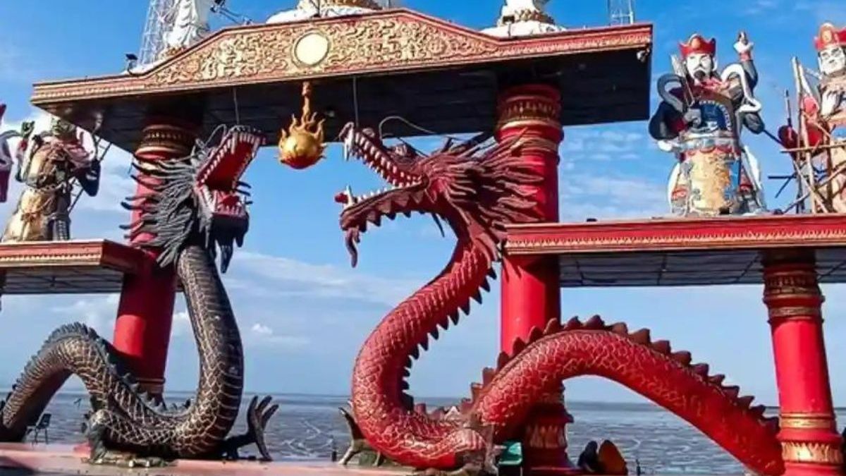 Liburan Religi ke Kelenteng Sanggar Agung: Pesona Sejarah dan Alam yang ... Liburan Religi ke Kelenteng Sanggar Agung: Pesona Sejarah dan Alam yang ...