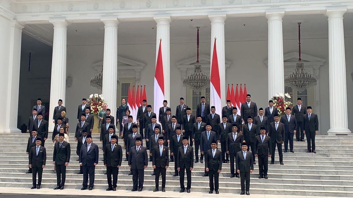 Hari Pertama Menjabat, Presiden Prabowo Lantik Menteri Kabinet Merah ... Hari Pertama Menjabat, Presiden Prabowo Lantik Menteri Kabinet Merah ...