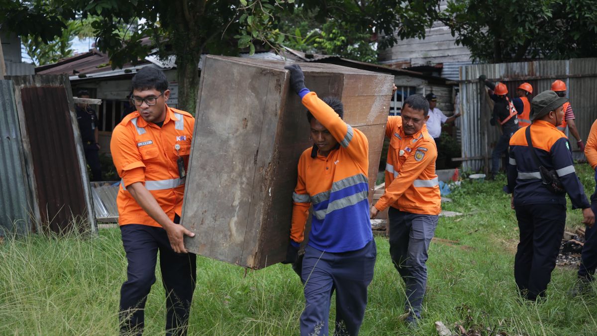 PT KAI Divre I Sumut Tertibkan Bangunan Rumah Perusahaan DW 3 di ... PT KAI Divre I Sumut Tertibkan Bangunan Rumah Perusahaan DW 3 di ...