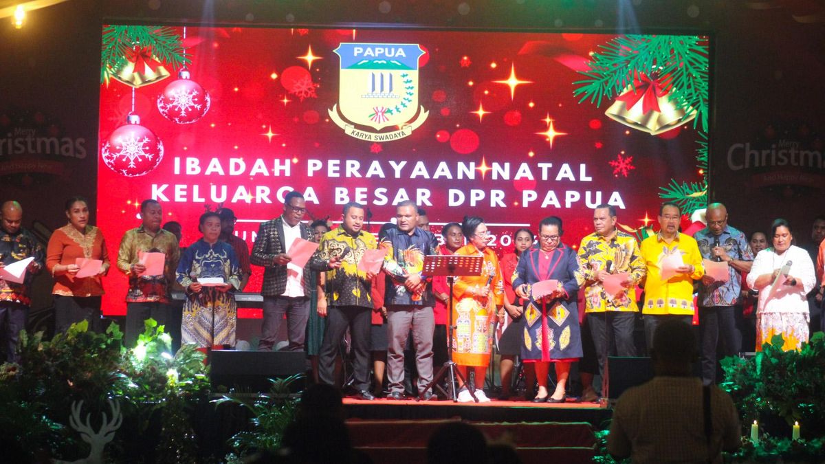 Natal Keluarga Besar DPR Papua, Diwarnai Pemberian Bingkisan Kepada ... Natal Keluarga Besar DPR Papua, Diwarnai Pemberian Bingkisan Kepada ...