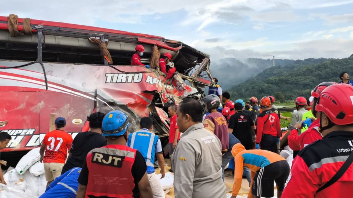 Korban Meninggal Kecelakaan Tol Pandaan Malang Terima Santunan Rp 50