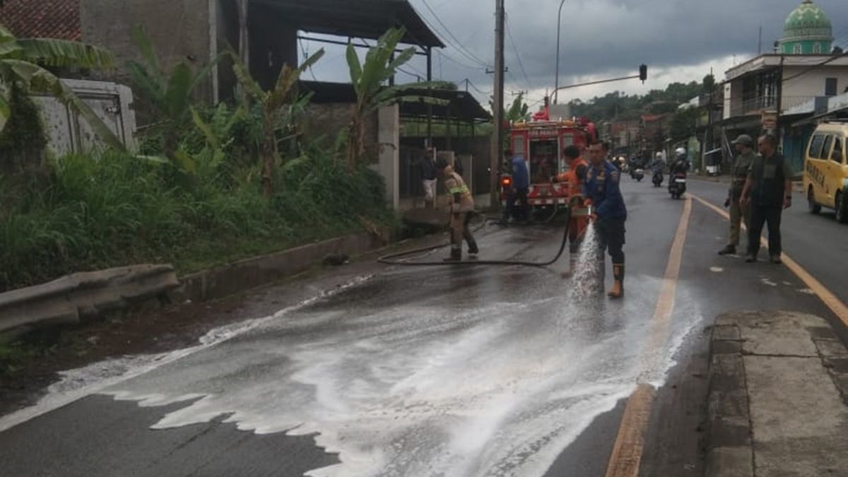 BPBD Pastikan Tumpahan Cairan Kimia Berbahaya di Bandung Barat Sudah ... BPBD Pastikan Tumpahan Cairan Kimia Berbahaya di Bandung Barat Sudah ...