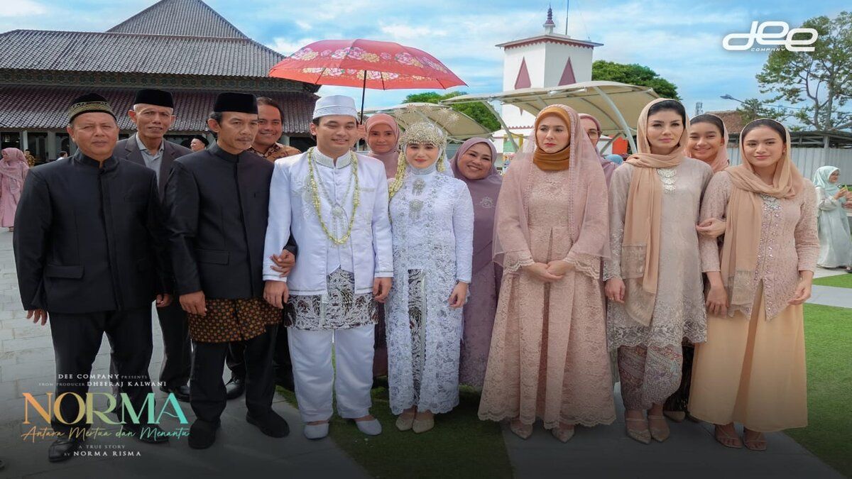 Film 'Norma: Antara Mertua dan Menantu' Ungkap Kisah Cinta Terlarang ... Film 'Norma: Antara Mertua dan Menantu' Ungkap Kisah Cinta Terlarang ...