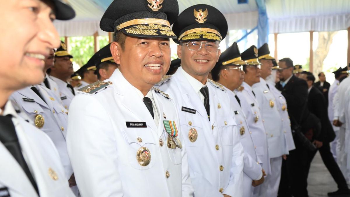 Dilantik, Dedi Mulyadi - Erwan Setiawan Resmi Jadi Gubernur dan Wakil ... Dilantik, Dedi Mulyadi - Erwan Setiawan Resmi Jadi Gubernur dan Wakil ...