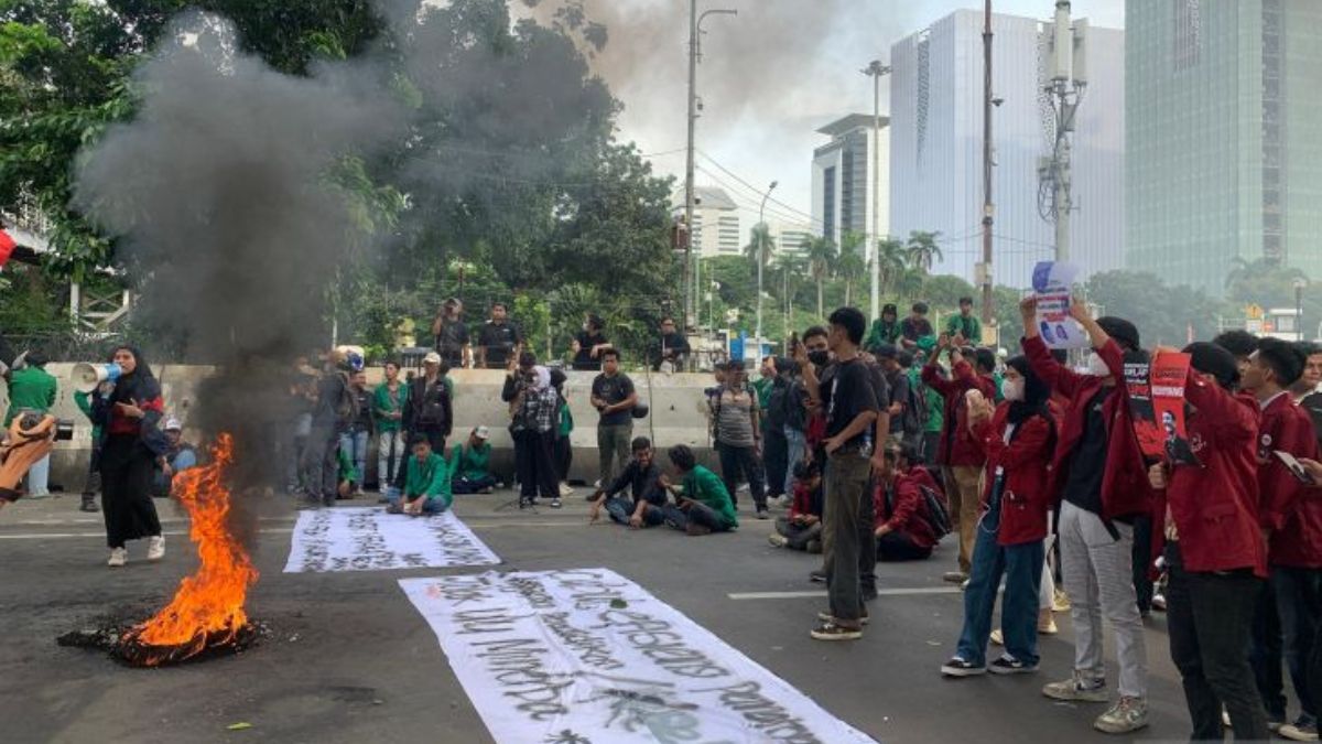 Demo Indonesia Gelap Mulai Memanas - Pikiran Rakyat Koran Demo Indonesia Gelap Mulai Memanas - Pikiran Rakyat Koran
