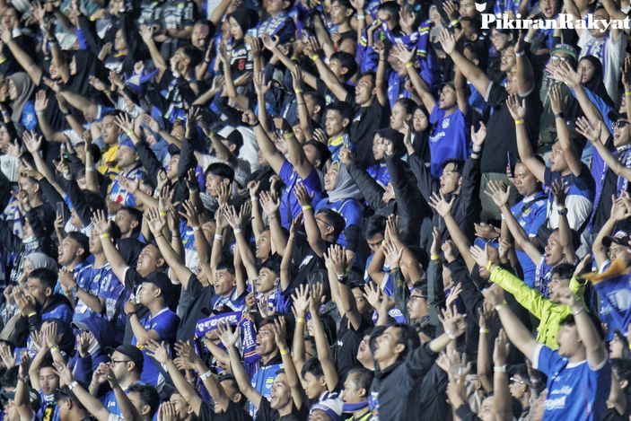 Persib Bandung Tak Tertekan Meski Bobotoh Dilarang Datang Saat Lawan ...