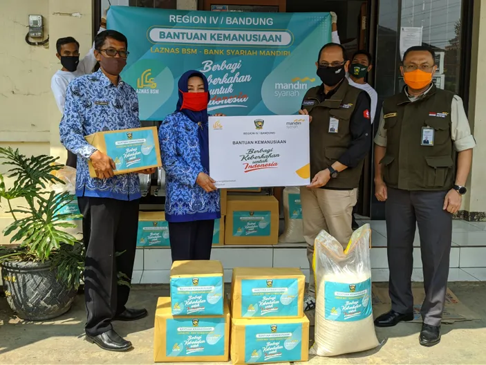 Mandiri Syariah Bandung dan Pegawai Sisihkan Gaji Bantu Masyarakat ... Mandiri Syariah Bandung dan Pegawai Sisihkan Gaji Bantu Masyarakat ...