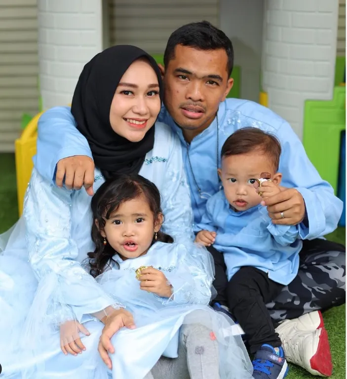 Nama Istri dan Anak Putra Siregar, Biodata Septia Siregar dan Anaknya ... Nama Istri dan Anak Putra Siregar, Biodata Septia Siregar dan Anaknya ...