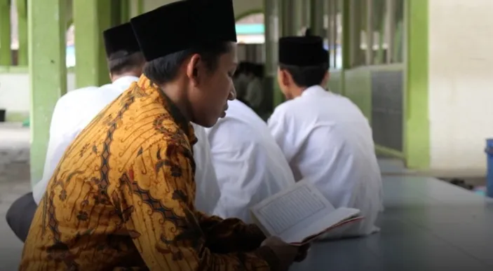 Bacaan Surah Al Kahfi Ayat 1 10 Dan Terjemahan Berikut Keutamaan