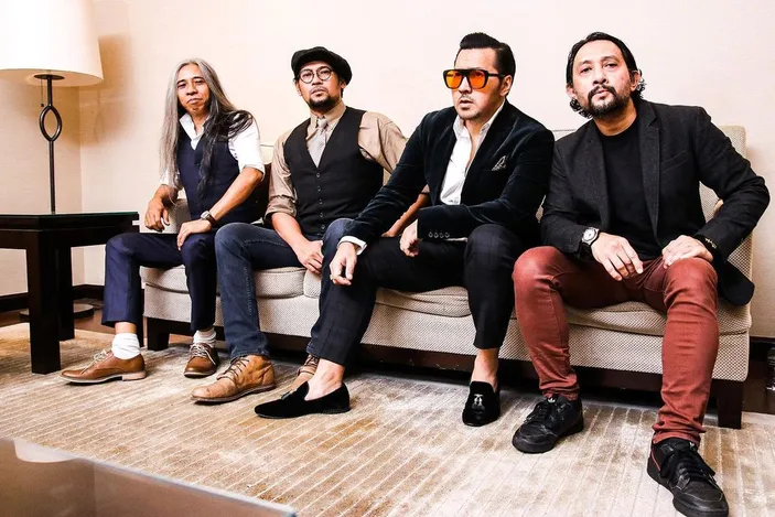 Lirik dan Chord Lagu 'Benci Untuk Mencinta' dari NAIF - Jurnal Sinjai Lirik dan Chord Lagu 'Benci Untuk Mencinta' dari NAIF - Jurnal Sinjai