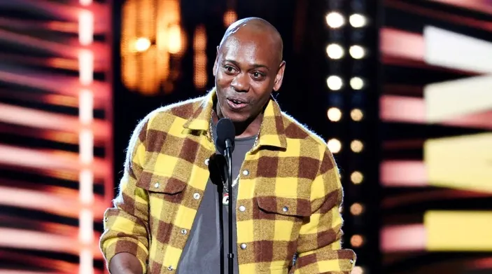 Komika Dave Chapelle Diserang Pistol Mainan Saat Tampil Di Atas Panggung