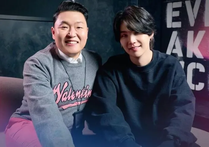 Suga BTS Mengejutkan Penggemar di Konser PSY SUMMER SWAG 2022 dengan ... Suga BTS Mengejutkan Penggemar di Konser PSY SUMMER SWAG 2022 dengan ...