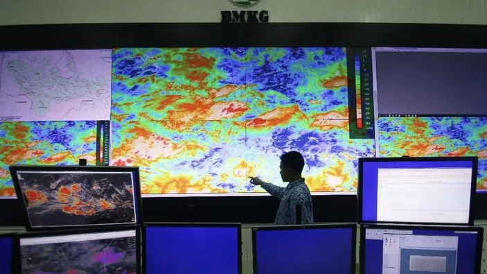 Waspadai Gelombang Tinggi Di 8 Wilayah Perairan Dari Selat Malaka