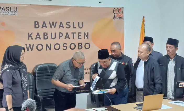 Oknum Komisioner Kpu Wonosobo Dilaporkan Ke Bawaslu Diduga Tak Netral