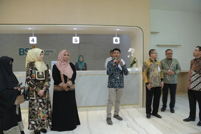 Ketua TP PKK Aceh, Mellani Subarni Hadiri Peresmian Gedung Landmark BSI ... Ketua TP PKK Aceh, Mellani Subarni Hadiri Peresmian Gedung Landmark BSI ...
