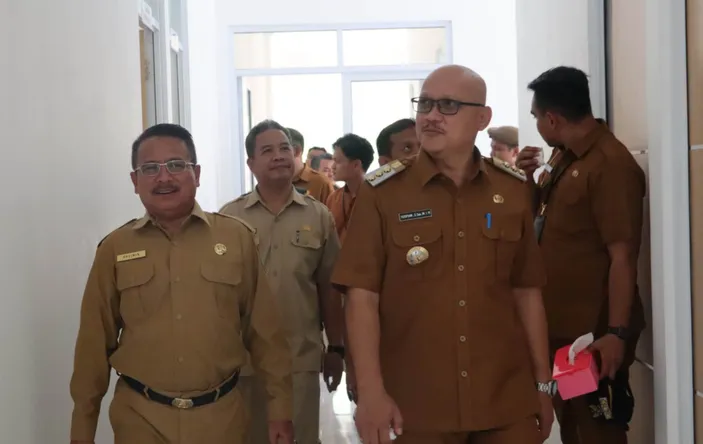 Pj Bupati Belitung Minta ASN Kompak, Sebut Tidak Ada Tempat 'Basah' dan ... Pj Bupati Belitung Minta ASN Kompak, Sebut Tidak Ada Tempat 'Basah' dan ...