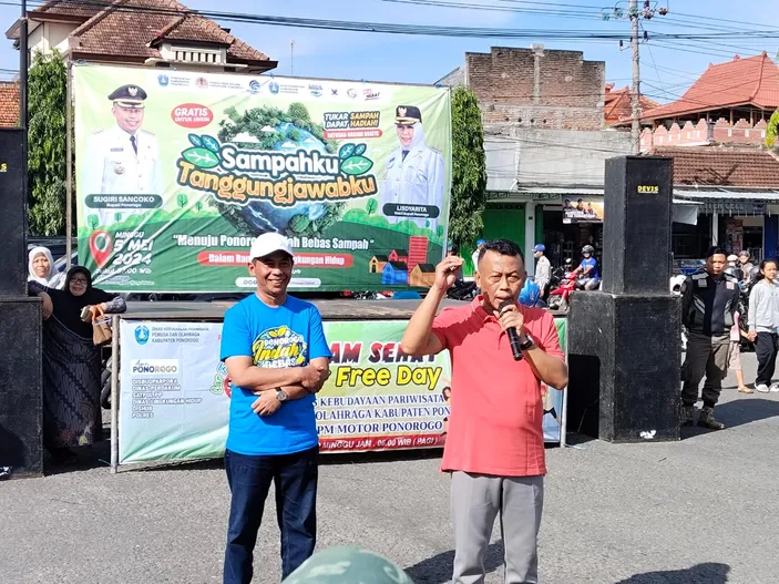 Bupati Sugiri Ajak Masyarakat Ponorogo Bertanggung Jawab Atasi Sampah ... Bupati Sugiri Ajak Masyarakat Ponorogo Bertanggung Jawab Atasi Sampah ...