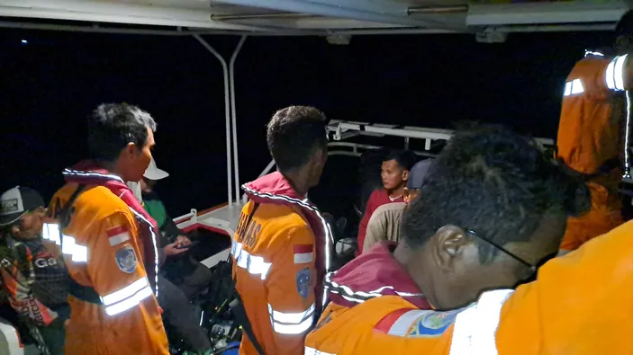 Tim Sar Pangkalpinang Evakuasi Pemancing Dan Abk Sinar Jaya Alami Mati