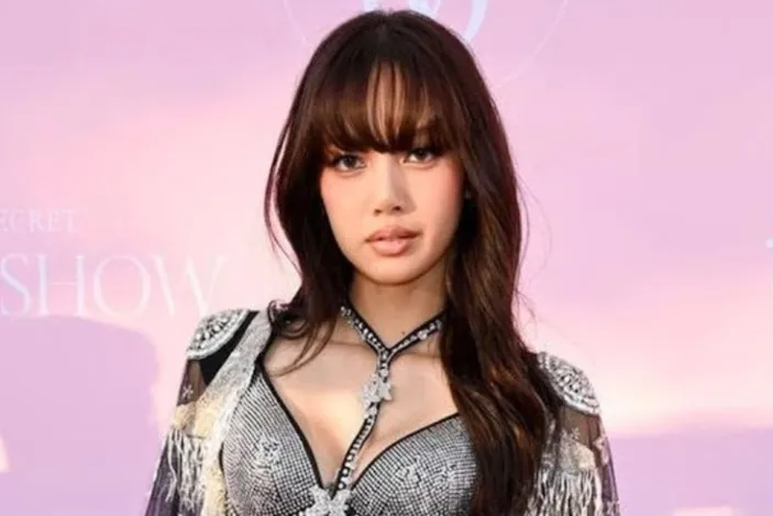 Lisa Blackpink Memukau Di Victorias Secret Fashion Show 2024 Betare Belitong