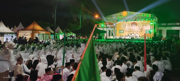 Puluhan Ribu Jamaah Nahdliyin Meriahkan Puncak HSN 2024 di Stadion ... Puluhan Ribu Jamaah Nahdliyin Meriahkan Puncak HSN 2024 di Stadion ...