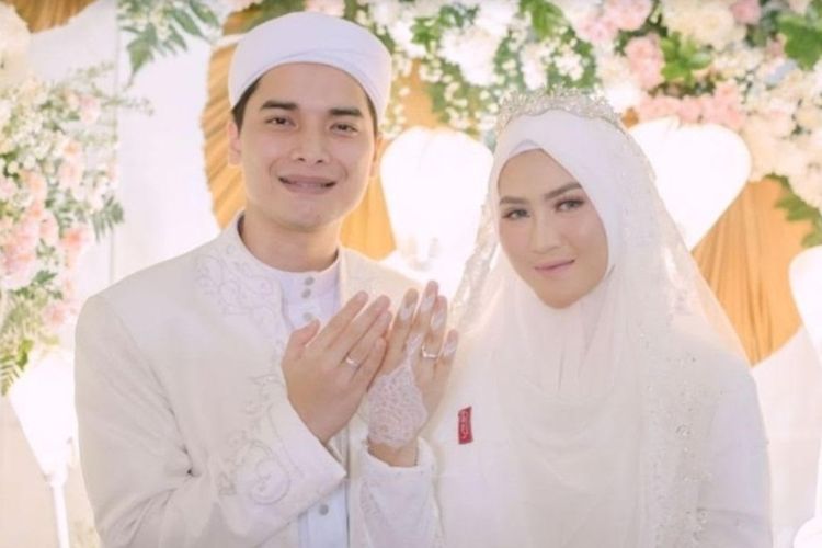Tegaskan Tak Miliki Hubungan dengan Henny Rahman Sebelum Cerai, Alvin ... Tegaskan Tak Miliki Hubungan dengan Henny Rahman Sebelum Cerai, Alvin ...