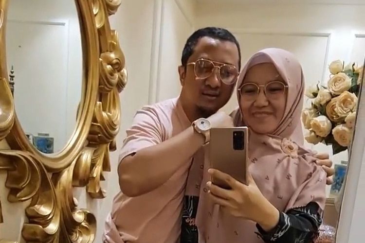 Profil dan Biodata Siti Maemunah, Istri Ustaz Yusuf Mansur yang Viral ... Profil dan Biodata Siti Maemunah, Istri Ustaz Yusuf Mansur yang Viral ...