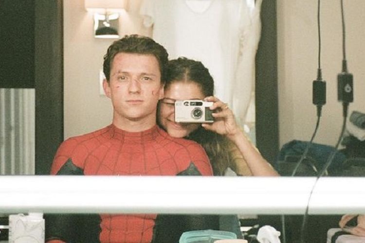 Punya Kekasih seperti Tom Holland, Zendaya Ungkap Rasa Syukur Punya Kekasih seperti Tom Holland, Zendaya Ungkap Rasa Syukur