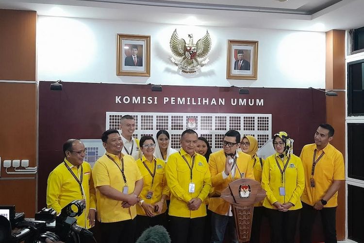 Golkar Daftarkan Bacaleg 2024 Pada Akhir Masa Pendaftaran Target Ingin