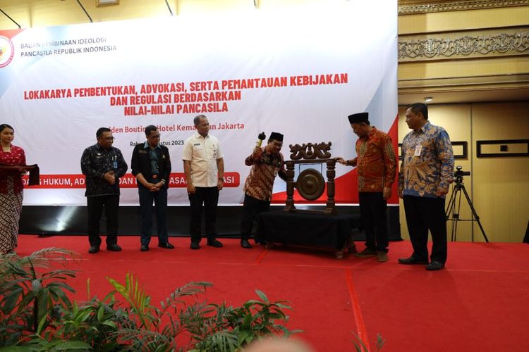 Wakil Kepala BPIP Tegas Kebijakan Pemerintah Harus Patuh Terhadap Nilai ... Wakil Kepala BPIP Tegas Kebijakan Pemerintah Harus Patuh Terhadap Nilai ...