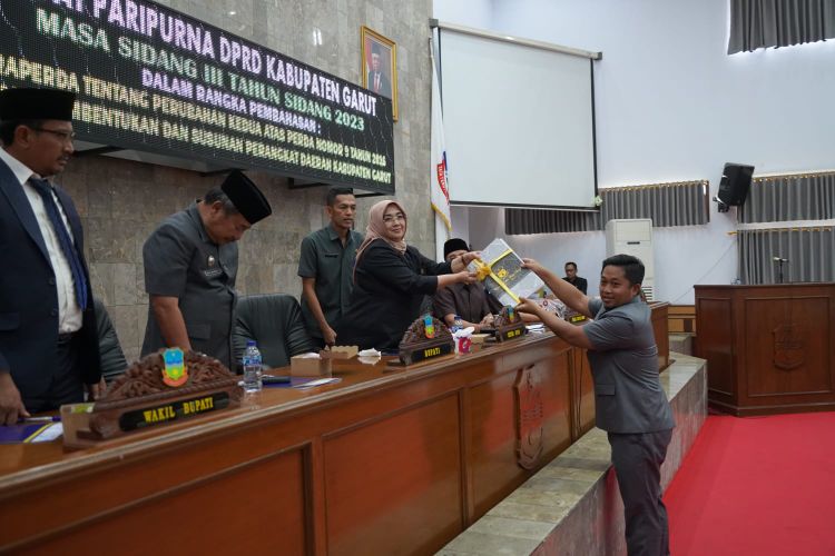 RSUD Dokter Slamet Garut Berubah Kedudukan Menjadi UOBK yang Diatur ... RSUD Dokter Slamet Garut Berubah Kedudukan Menjadi UOBK yang Diatur ...