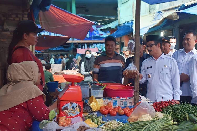 Jaga Pasokan dan Kestabilan Harga Bahan Pangan, Pj Bupati Aceh Tamiang ... Jaga Pasokan dan Kestabilan Harga Bahan Pangan, Pj Bupati Aceh Tamiang ...
