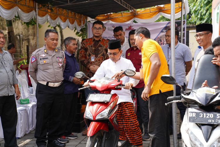 PLN dan SMKN 3 Mataram Serah Terima 34 Motor Hasil Konversi Program ... PLN dan SMKN 3 Mataram Serah Terima 34 Motor Hasil Konversi Program ...