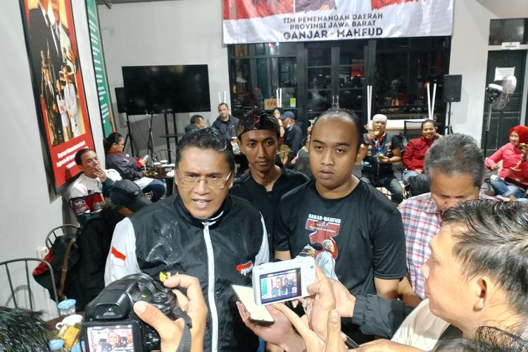 Aksi Seribu Lilin Dari Ratusan Relawan Ganjar Mahfud Untuk Duka Akibat ... Aksi Seribu Lilin Dari Ratusan Relawan Ganjar Mahfud Untuk Duka Akibat ...