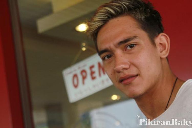 Adipati Dolken Dapat Peran Tokoh Berusia Muda Adipati Dolken Dapat Peran Tokoh Berusia Muda