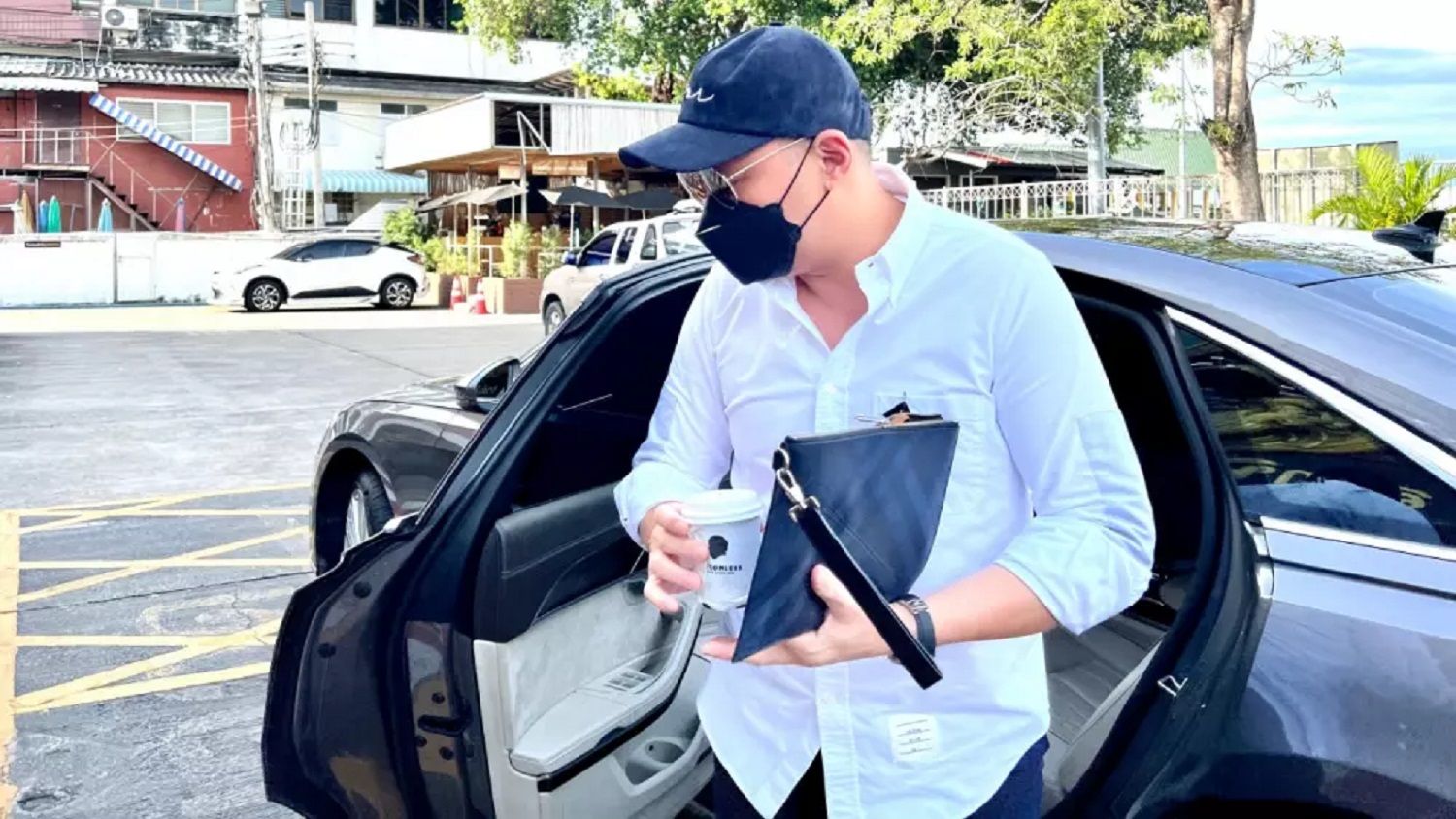 Bawa Mobil Mewah Saat Pemeriksaan Polisi 2 Tersangka Kasus Tangmo Nida