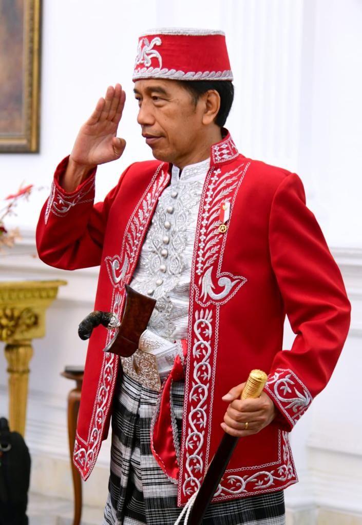 Presiden Jokowi Kenakan Baju Adat Buton Pada Upcara Hut Ke 77