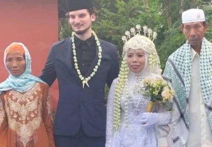 Bule Belgia Rela Datang Ke Indonesia Untuk Nikahi Ustadzah Asal Lombok ... Bule Belgia Rela Datang Ke Indonesia Untuk Nikahi Ustadzah Asal Lombok ...