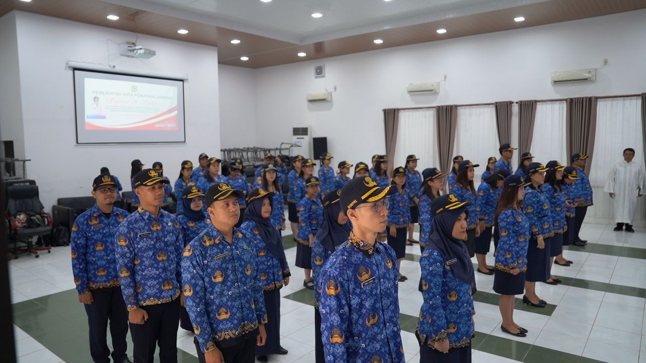Wali Kota Pematang Siantar Serahkan Surat Keputusan Pelantikan 44 Cpns