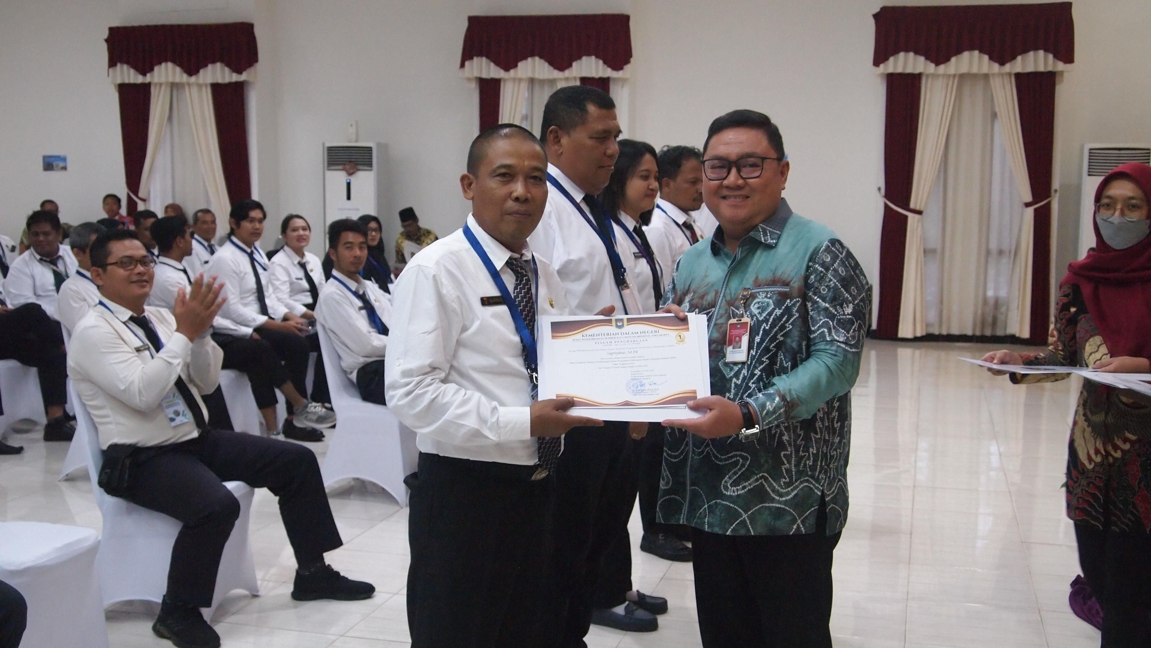 Kemendagri Dorong Konsistensi Penerapan Standar Pelayanan Minimal Di