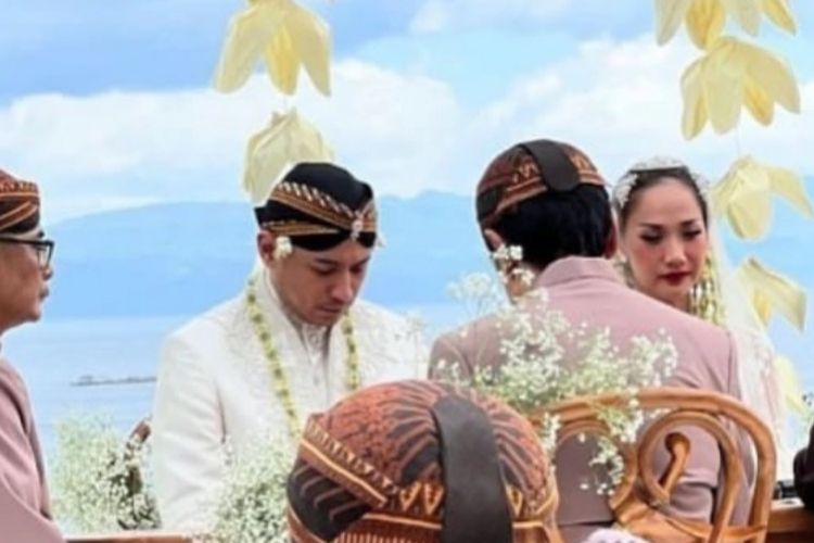 Siapa Tiko Aryawardhana? Suami BCL Lengkap Linkedin, Akun IG, Umur dan ... Siapa Tiko Aryawardhana? Suami BCL Lengkap Linkedin, Akun IG, Umur dan ...
