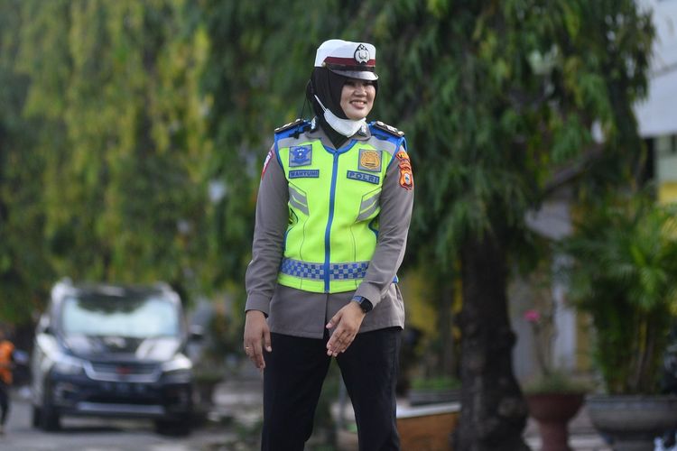 Siapa AKP Dyah Candrawati? Polwan Cantik yang Terlibat Kasus Ferdy ... Siapa AKP Dyah Candrawati? Polwan Cantik yang Terlibat Kasus Ferdy ...