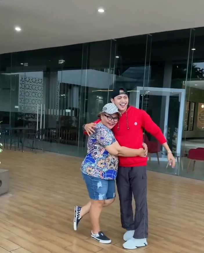 Cinta Berakhir Kandas: Jordan Ali Membongkar Tabiat Buruk Eva Manurung ... Cinta Berakhir Kandas: Jordan Ali Membongkar Tabiat Buruk Eva Manurung ...