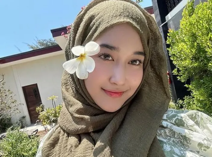Syifa Istri Gus Zizan Umur Berapa? Ibunya Alia Suryani, Profil Biodata ... Syifa Istri Gus Zizan Umur Berapa? Ibunya Alia Suryani, Profil Biodata ...
